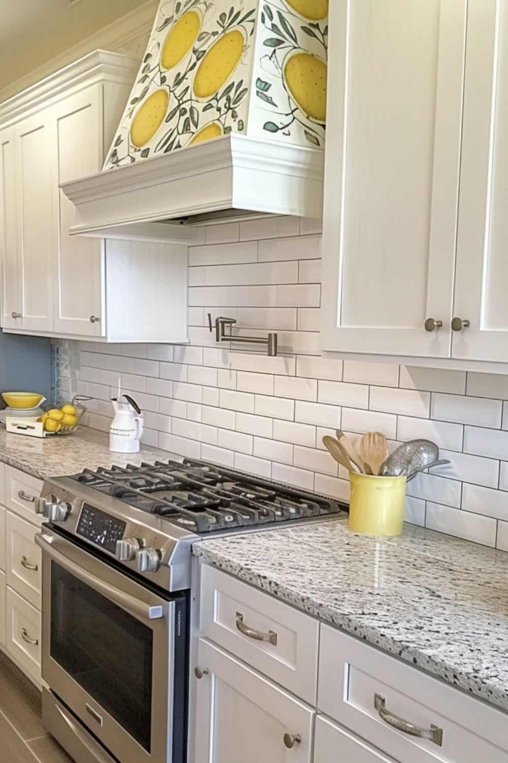 Squeeze The Day: 20 Lemon Themed Kitchen Designs | The Olive Branch Nest