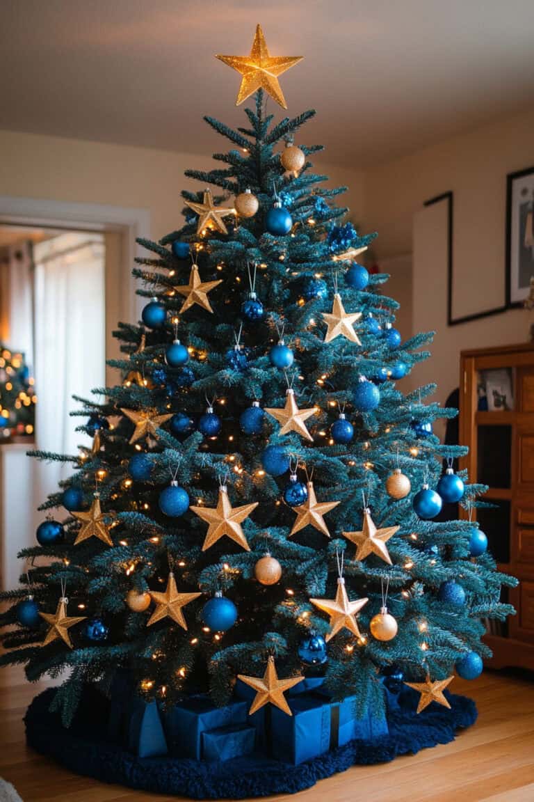 28 Unique Blue Christmas Tree Ideas To Wow Your Guests | The Olive ...