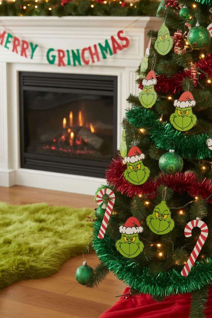 Think Pink: Decorating Your Pink Christmas Tree With Style (17 Ideas ...