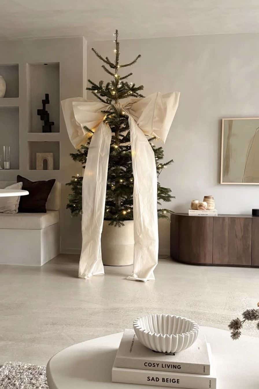 20 Incredibly Charming Bow Christmas Trees | The Olive Branch Nest