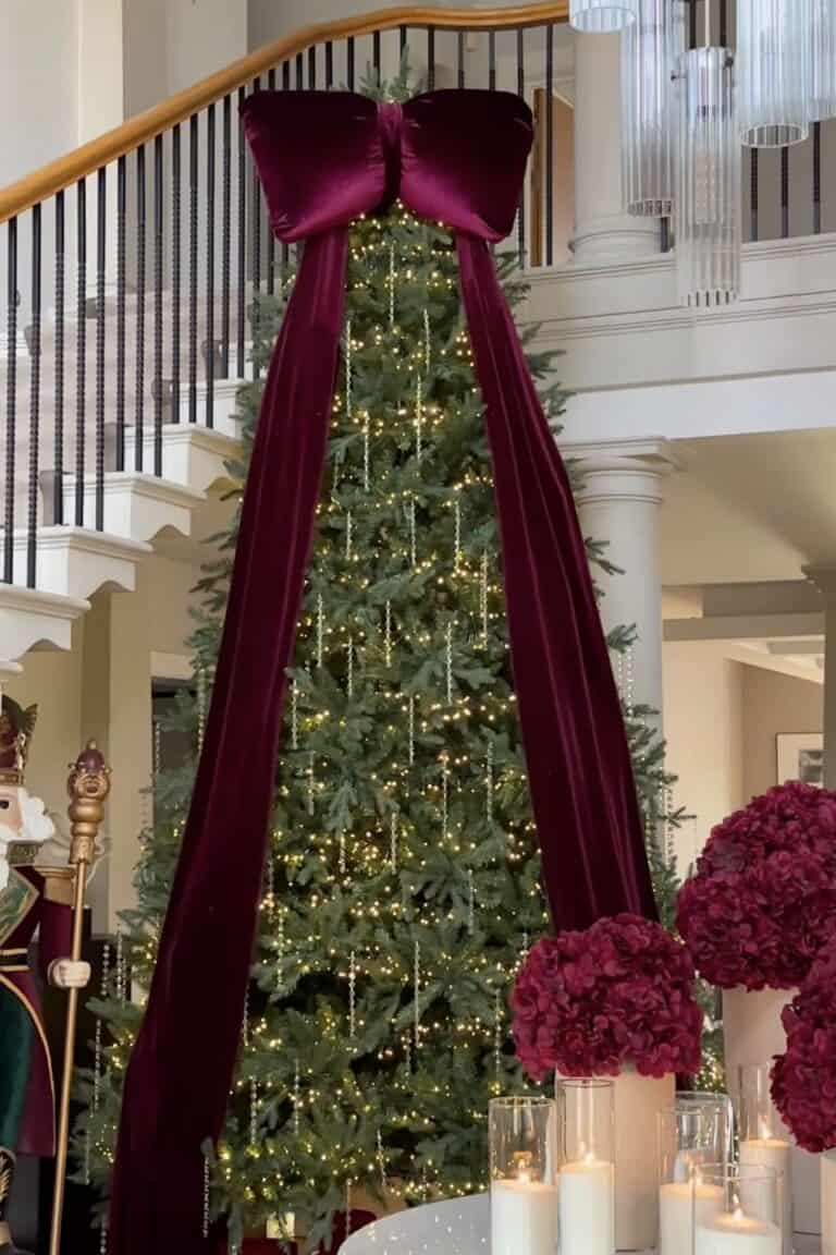 20 Incredibly Charming Bow Christmas Trees | The Olive Branch Nest